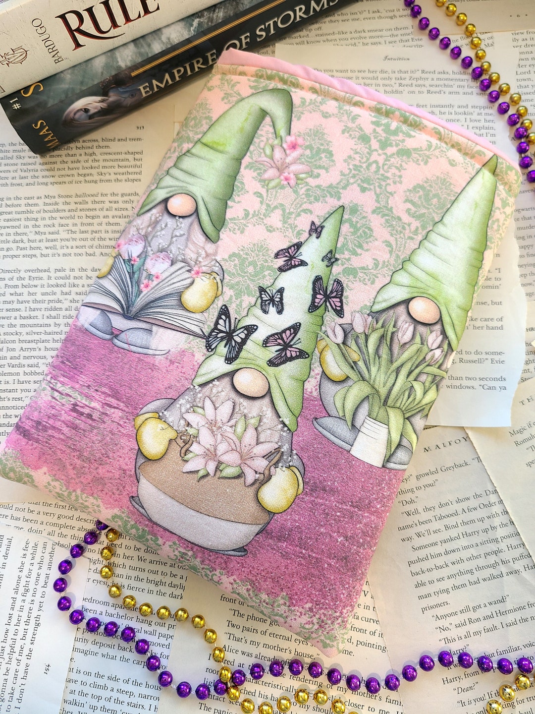 Gnome Book Sleeve, Reading Gift for Her, Bibliophile Gift, Teacher Gift ...