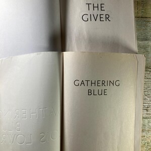 1993/2000 "the Giver / Gathering Blue" Lois Lowry Young Adult Fiction ...