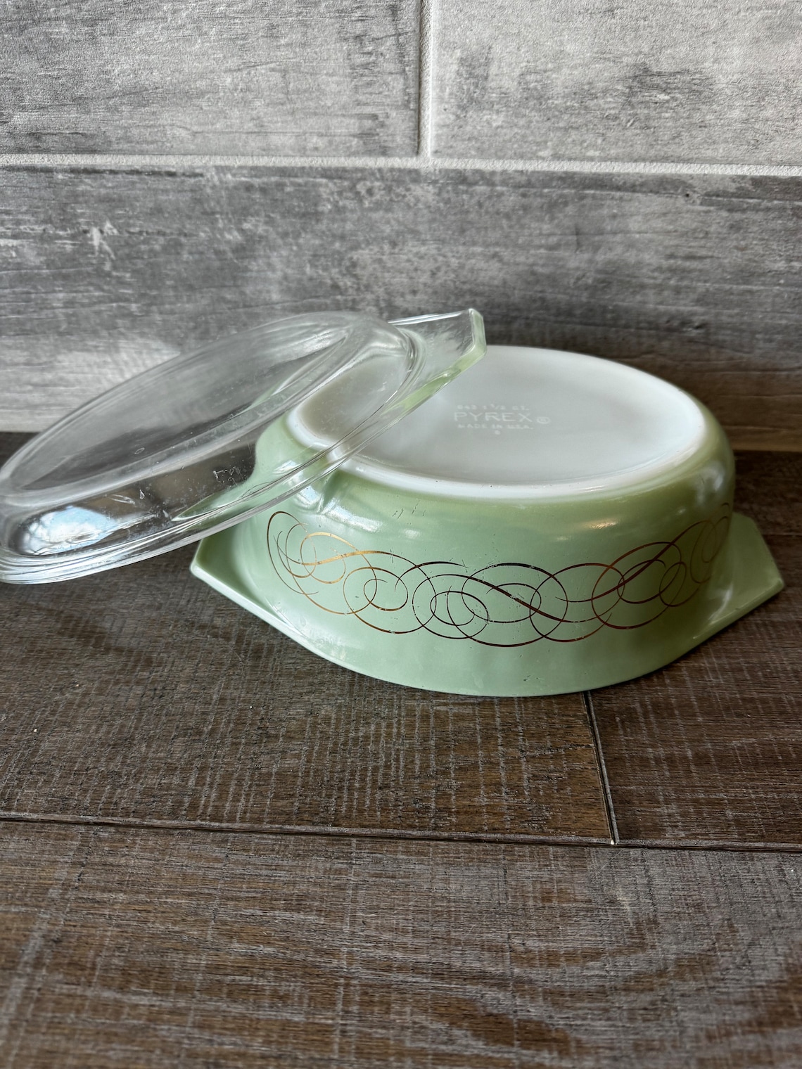 Vintage Pyrex 1 1/2 Qt Sage Green Gold Scroll Oval Casserole Dish 043 ...