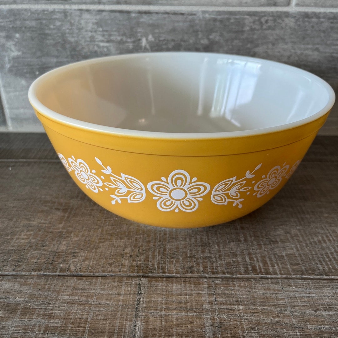 Vintage Pyrex Butterfly Gold (403) 2.5 Quarts Nesting Mixing Bowl - Etsy