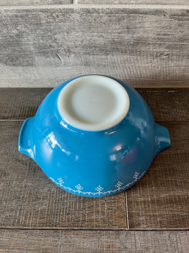 Vintage Pyrex 442 Cinderella 1.5qt Bowl Snowflake Garland Mixing Bowl ...