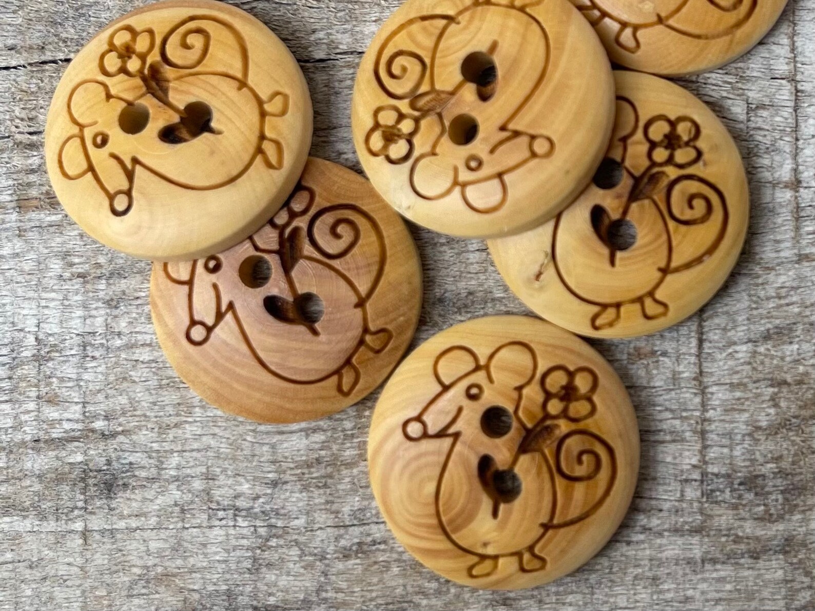 4er Pack Knöpfe MAUS Tina und / oder MAUS Theo aus Buchsbaum - Etsy.de