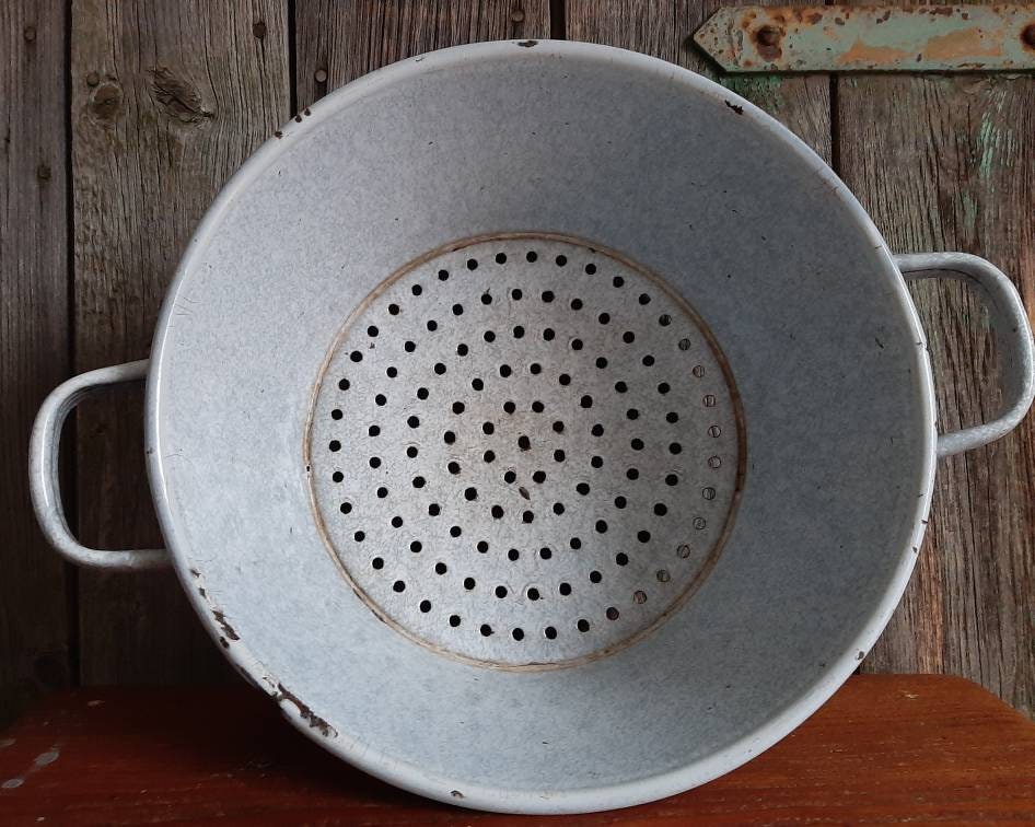 Rar antique & enamelled sieve*breakthrough sieve*antique enamell ...