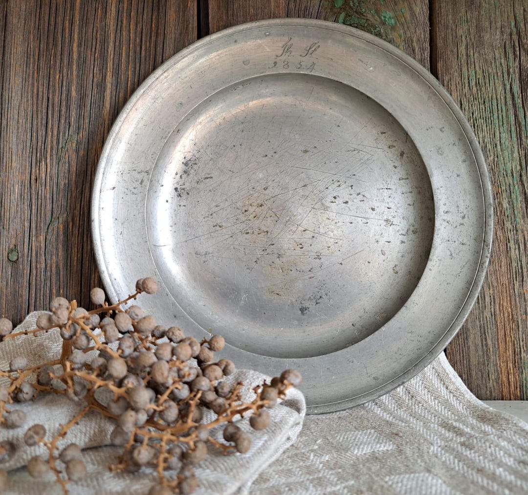 RARE! à partir de 1858 : ASSIETTE EN ÉTAIN ancienne avec initiales et ...