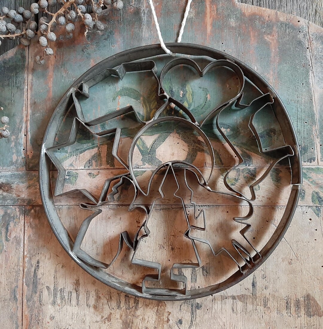 RARE Antique Large Round Cookie Cutter for 8 Christmas Cookiescookie ...