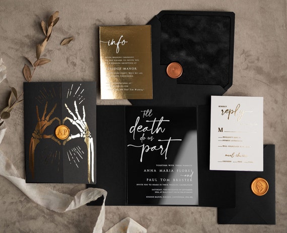 Glossy wedding invitations | Honestweddingadvice.com