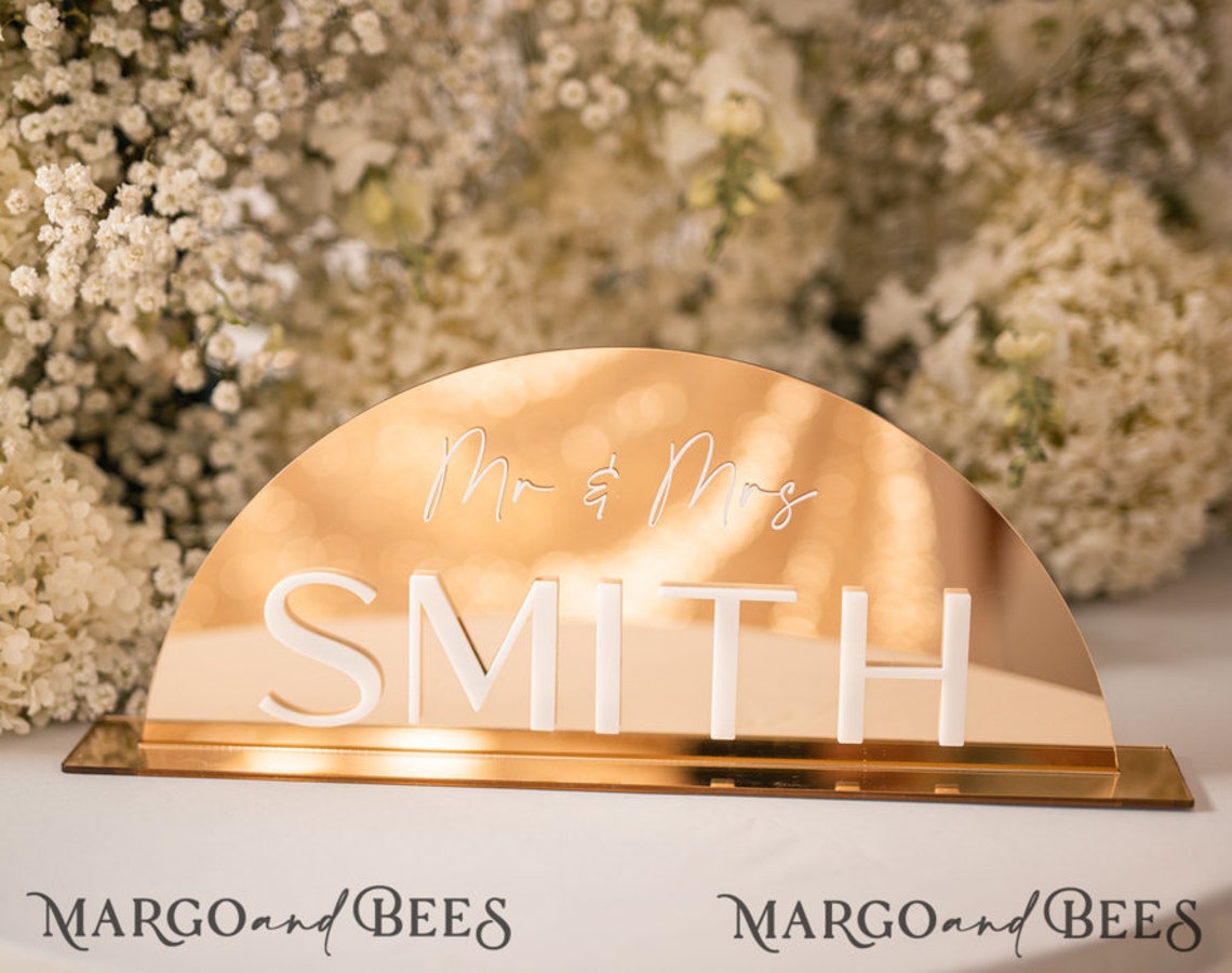 Golden Acrylic Top Table Mr & Mrs Signs With Stand, Beige Velvet Gold ...