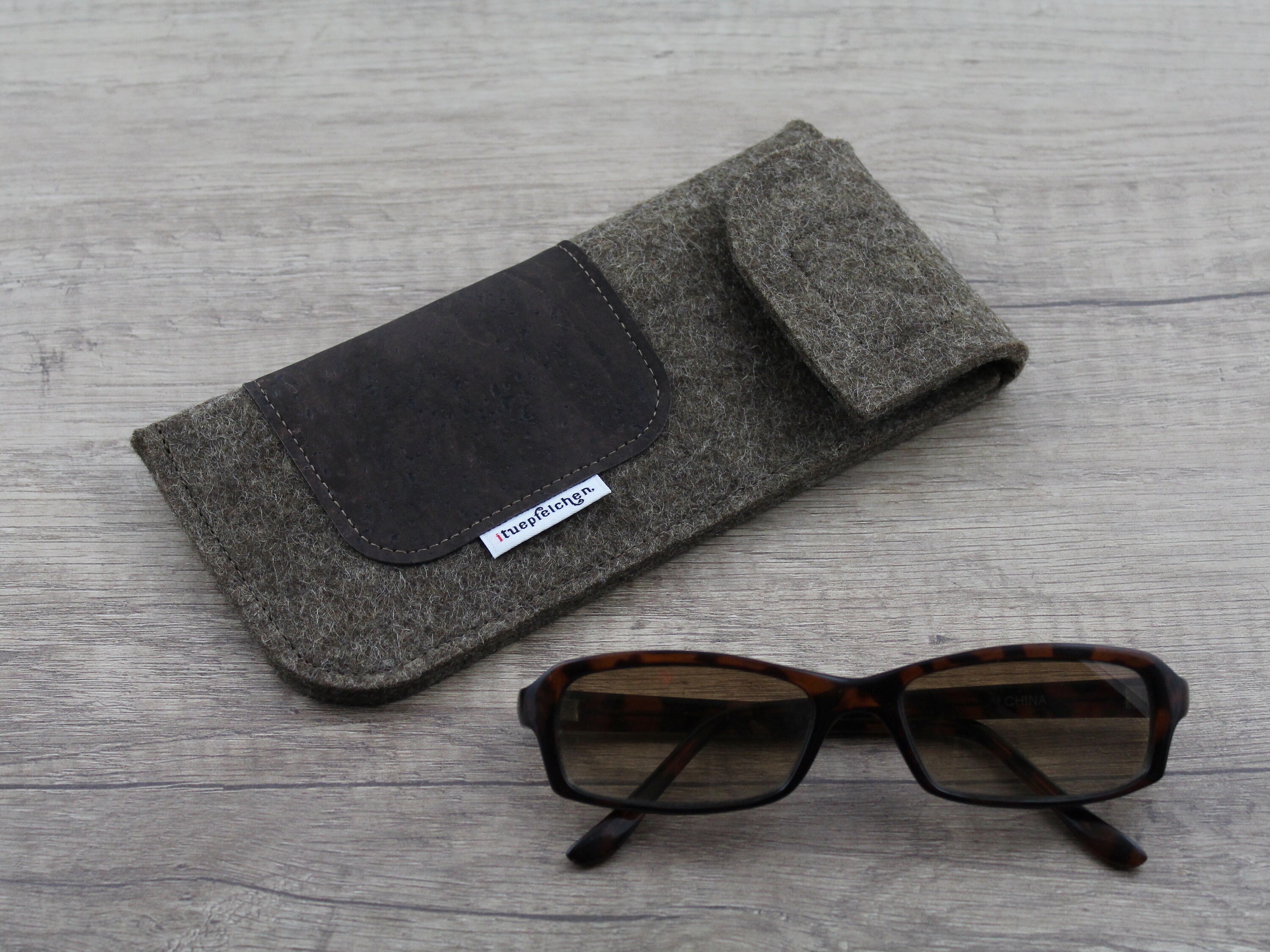 Merino Wool Felt Eyeglass Case With Cork Fabric | Storage Glasses ...