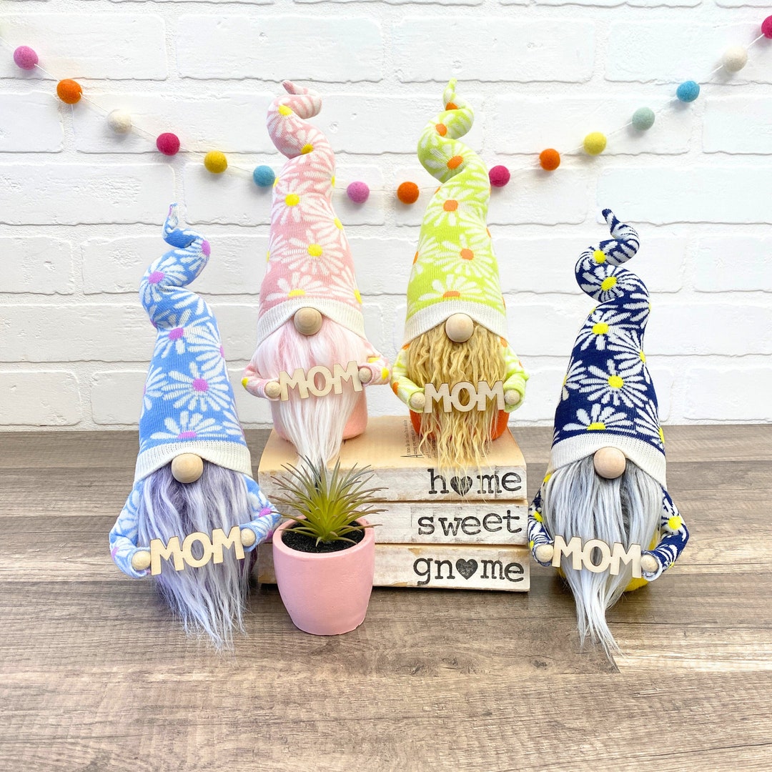 Mother's Day Gnome Gift for Mom - Floral Daisy Flower Gnome Holding Mom ...