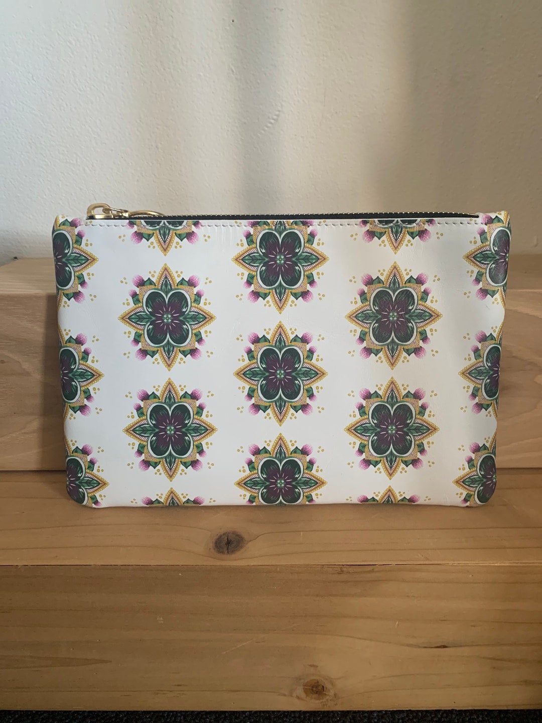 White 4 Leaf Clover Mandela Repeat Clutch - Etsy.de