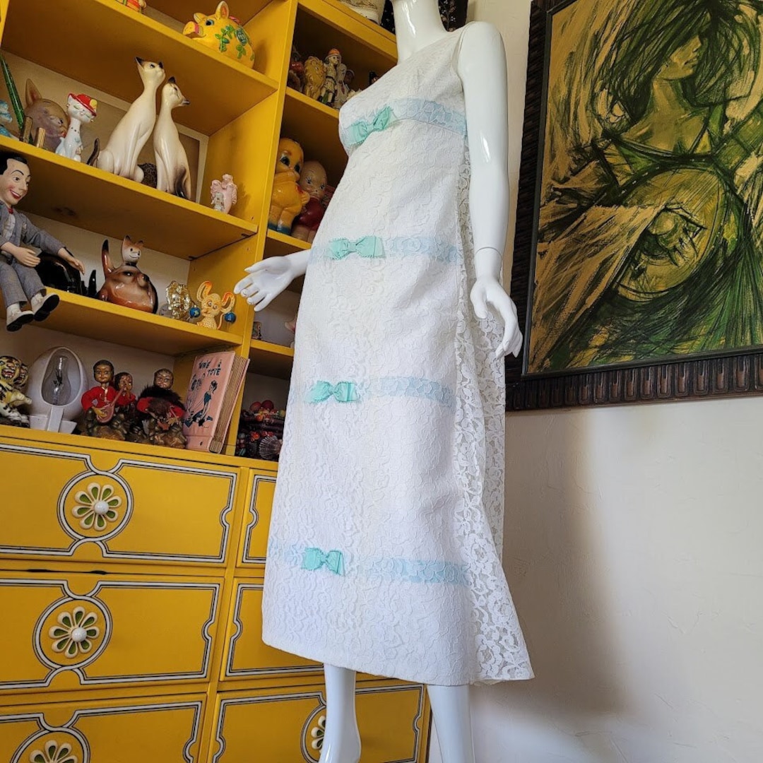 Vintage 60s Mod Wedding Lace Watteau Train Fitted Dress Bridal Prom ...