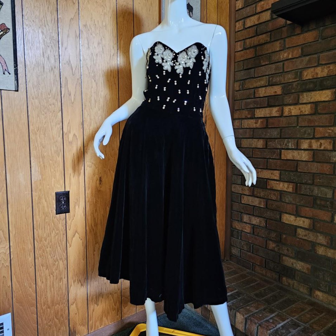 Vintage 40s New Look Velvet Rhinestone Strapless Evening Formal Prom ...