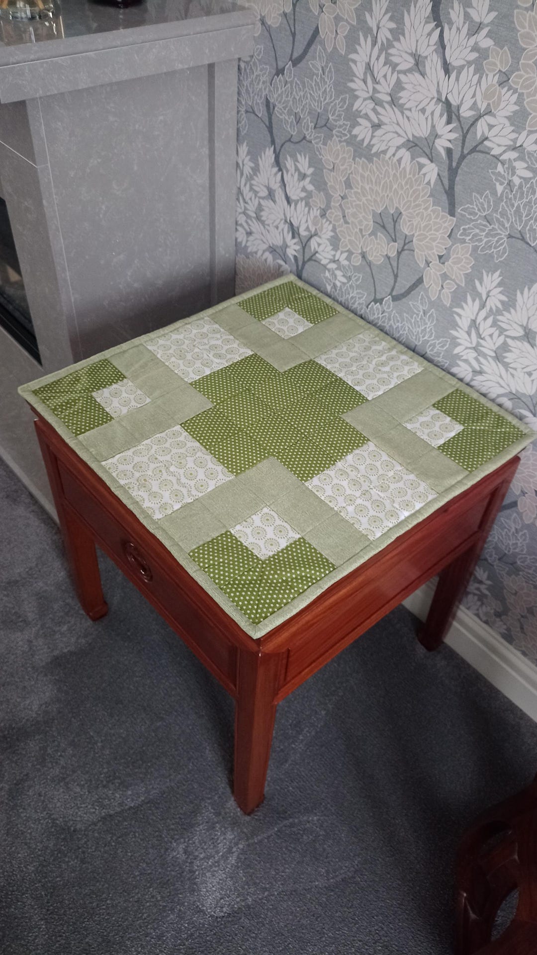 Quilted Table Topper. Square Topper, Sage Green & Cream, 20.5ins X 20 ...
