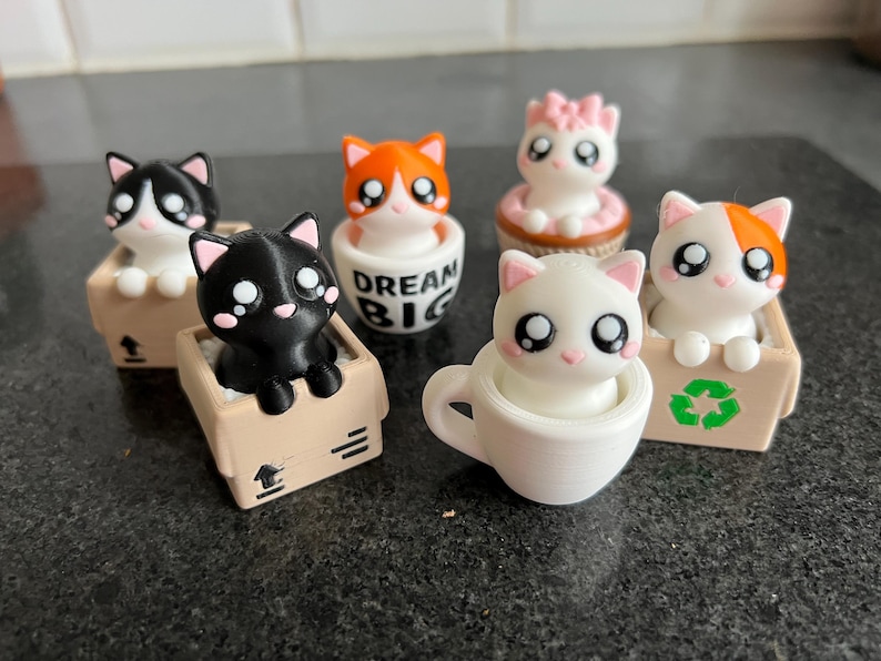 Kawaii Cat Clicker Toys, Fidget Companions op het bureau, koffiekopjes ...