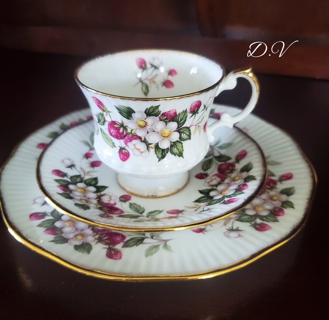 Vintage Elizabethan Teacup. Saucer & Luncheon Plate-made in England - Etsy