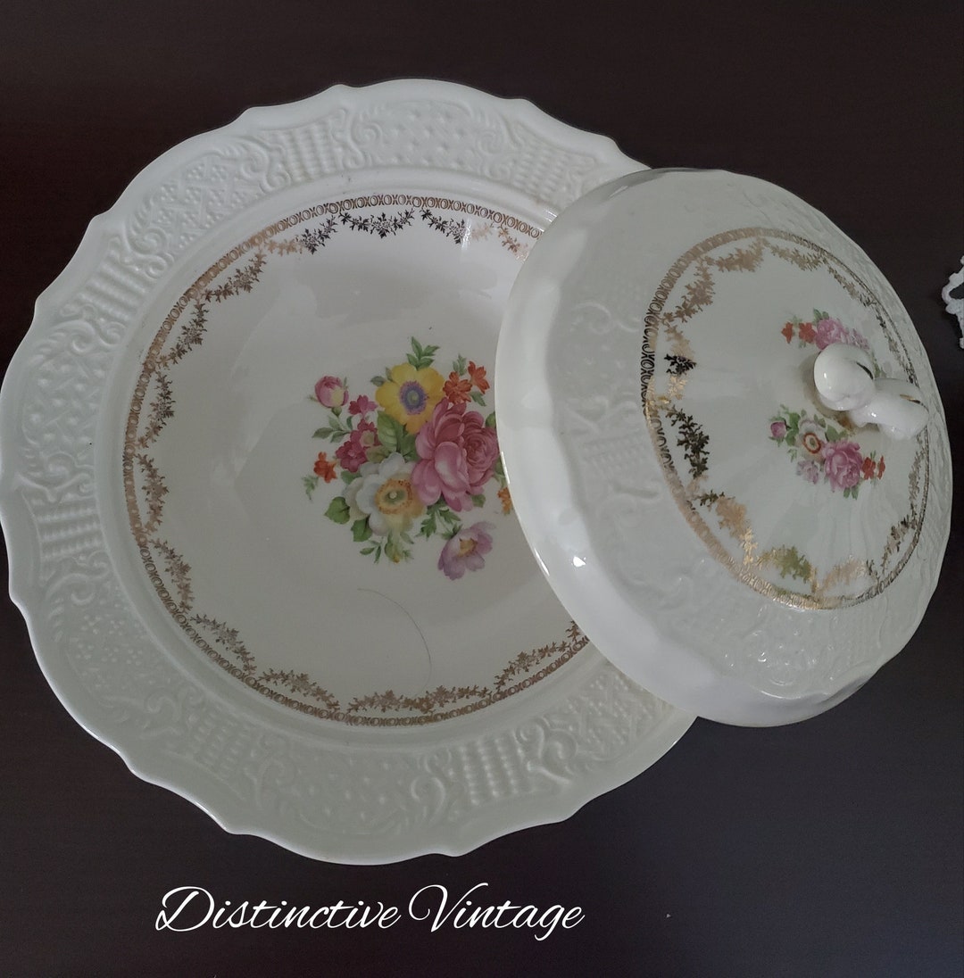 Vintage Washington Colonial, Made in the USA, Floral Cream Covered ...