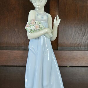Vintage Lladro Porcelain Figurine 5604spring Token - Etsy