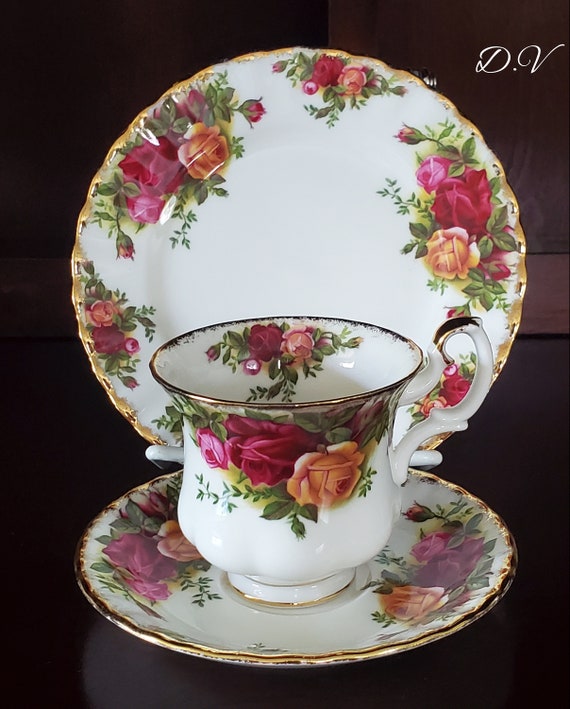 Vintage Royal Albert old Country Roses Trio - Etsy
