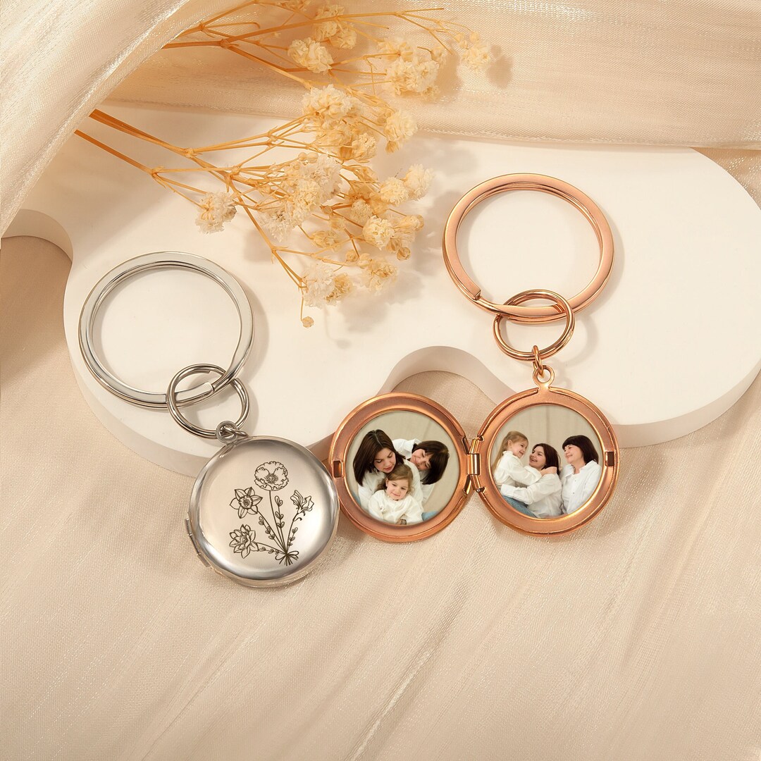 Keychain for Mom - Locket Keychain With Family 3 Generation Photo ...