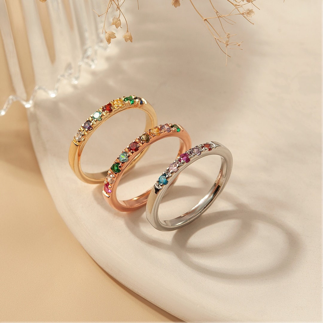 Bague avec pierre de naissance Bagues multi-pierres personnalisées ...