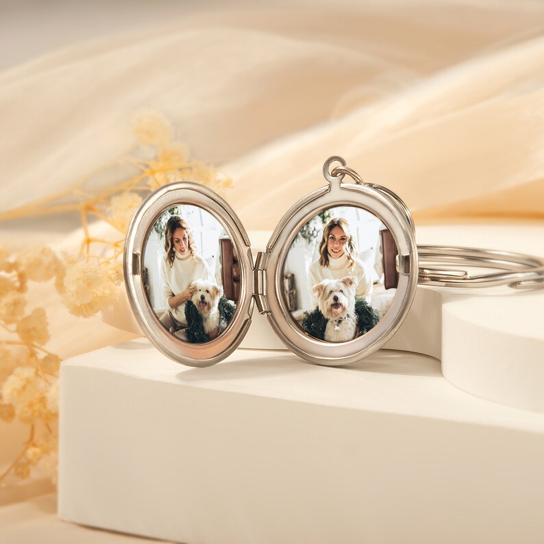 Name Keychain With Engraving Birth Flower - Personalized Locket ...