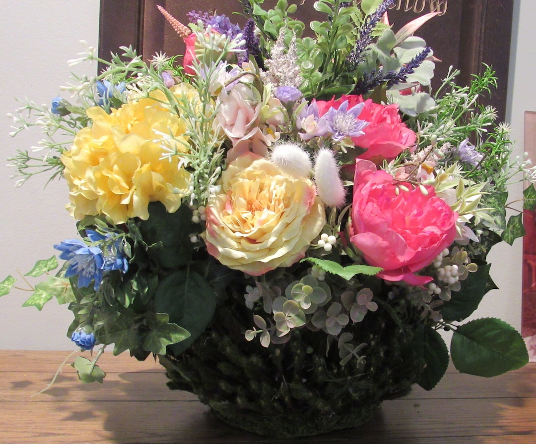 Moss Basket Flower Garden of Roses, Peonies, Hydrangeas and Wildflowers ...
