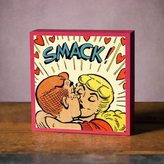 Archie And Betty Kissing
