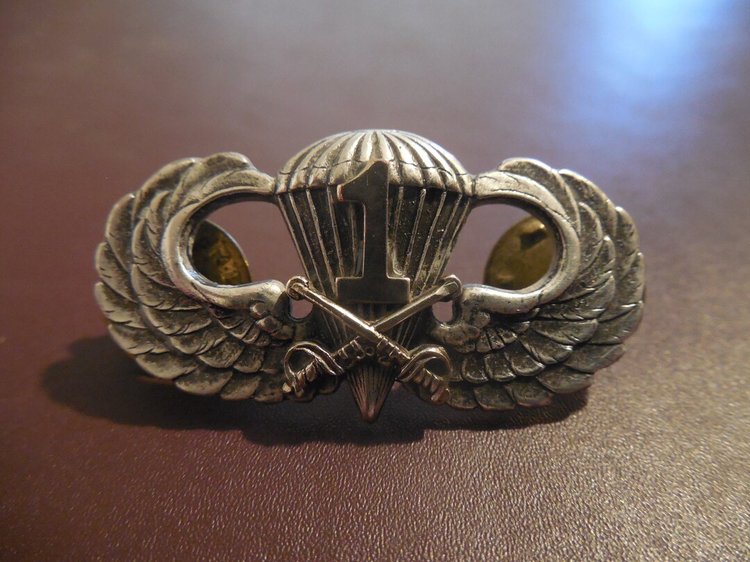 1st Cavalry Airborne Jump Wing Badge Insignia Military Pin Parachute # ...