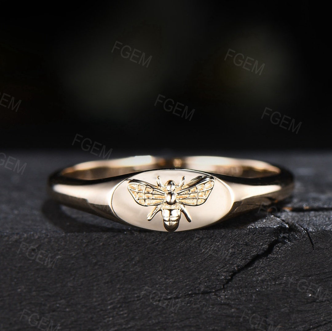 Honey Bee Signet Ring Simple 18K Solid Gold Tiny Bee Ring Personalized ...
