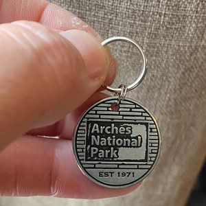 Arches National Park Token Coin Keychain Zipper Pull 1pc 22mm Delicate ...