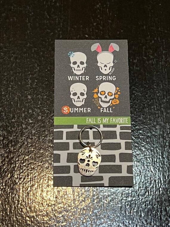 Skeleton Saying Fall