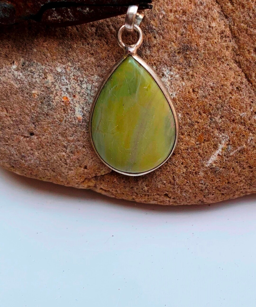 Genuine Gaspeite Pendant Necklace, Apple Green Gaspeite Australian ...