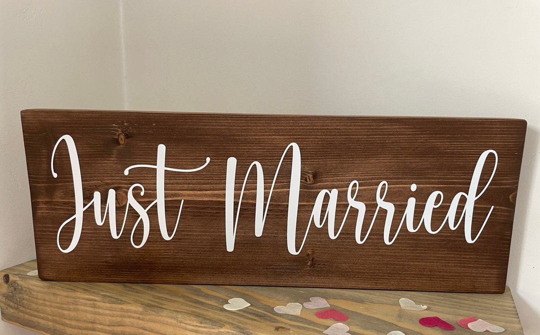 Wooden 'just Married' Wedding Sign Top Table Decorations Wedding Table ...