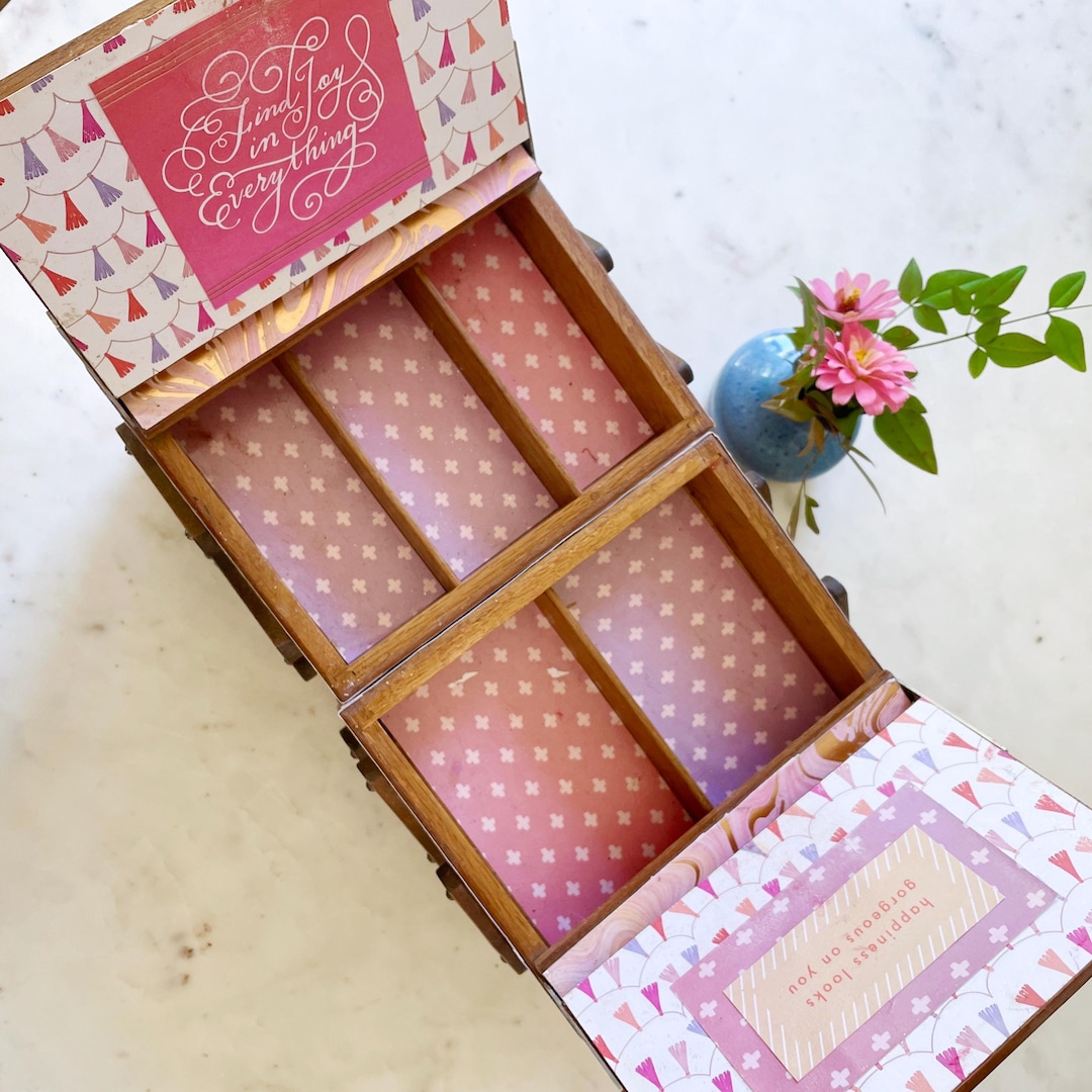 Vintage Decoupaged Wooden 3 Tier Accordion Style Folding Sewing Box ...