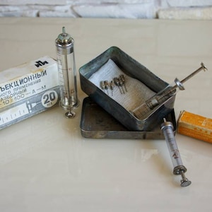 Vintage Medical Syringes, Glass Syringe, Medical Tools, Medical ...