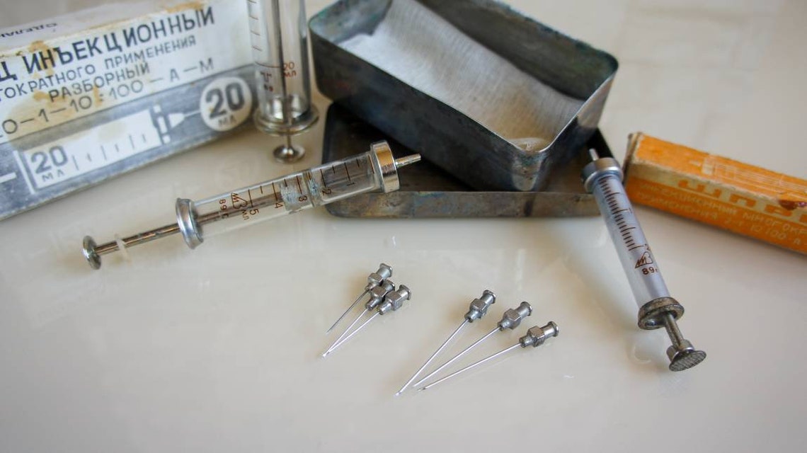 Vintage Medical Syringes Glass Syringe Medical Tools - Etsy