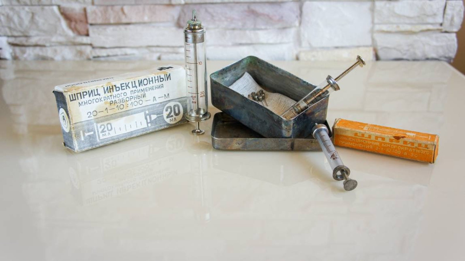 Vintage Medical Syringes Glass Syringe Medical Tools - Etsy