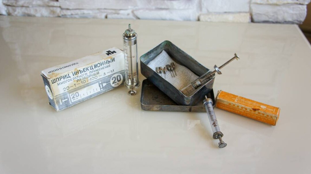 Vintage Medical Syringes, Glass Syringe, Medical Tools, Medical ...