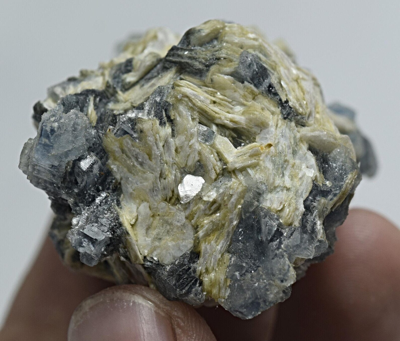 Rare Alkali Beryl Crystals on Mica Matrix From Badakshan Afghanistan 53 ...