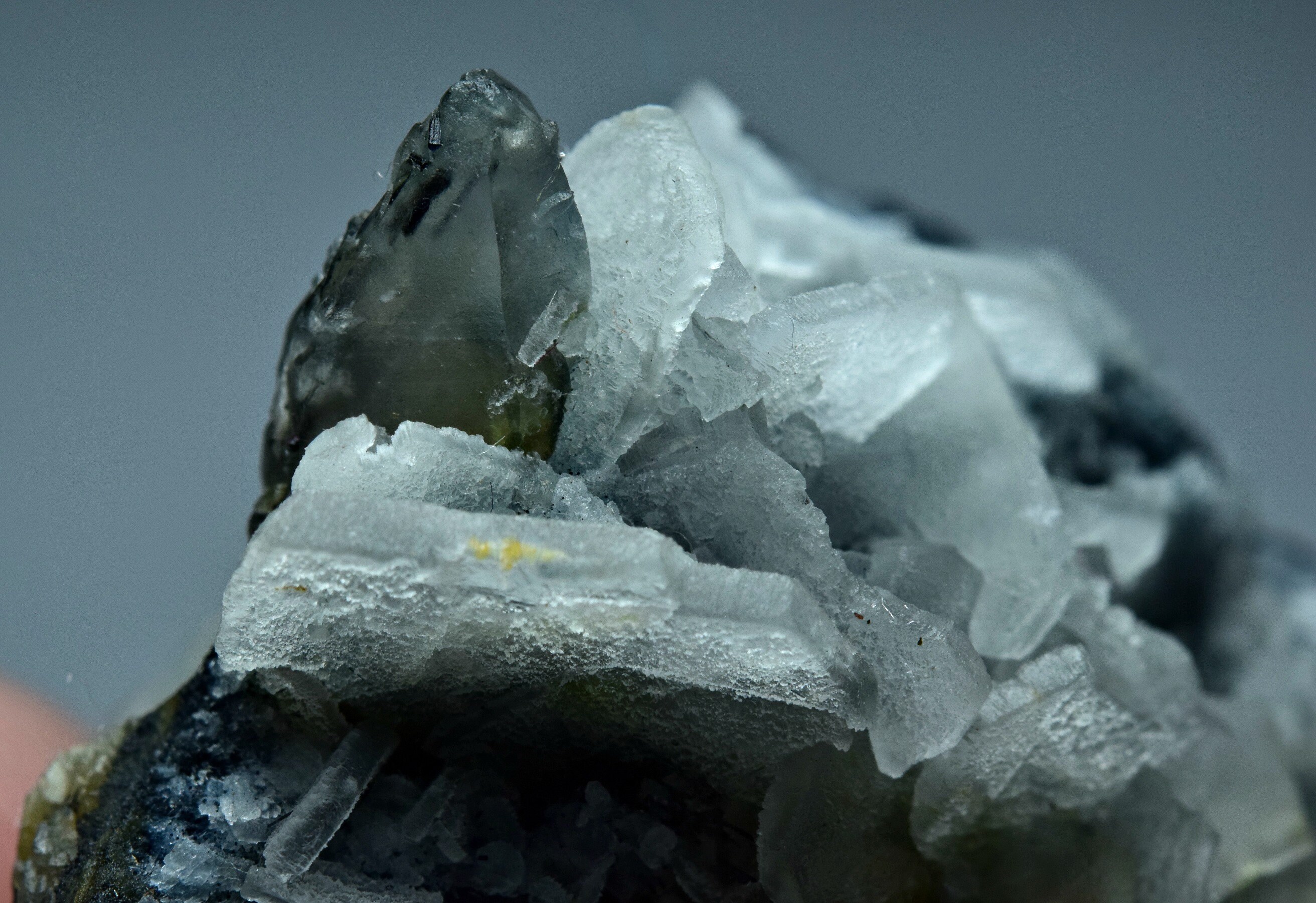 27 Gram Unusual Vorobyevite Beryl Rosterite Crystals Cluster W/ Quartz ...