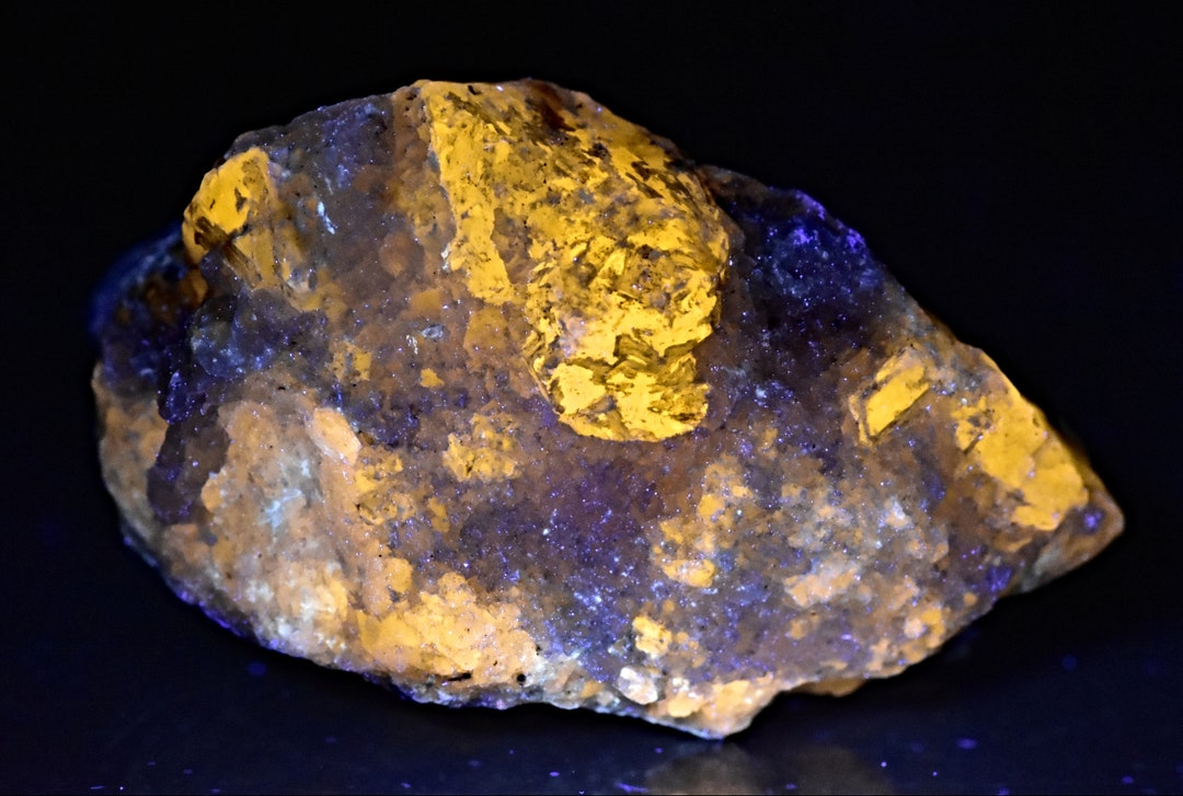 103 Gram Natural Fluorescent Marialite Scapolite Combined With Calcite ...