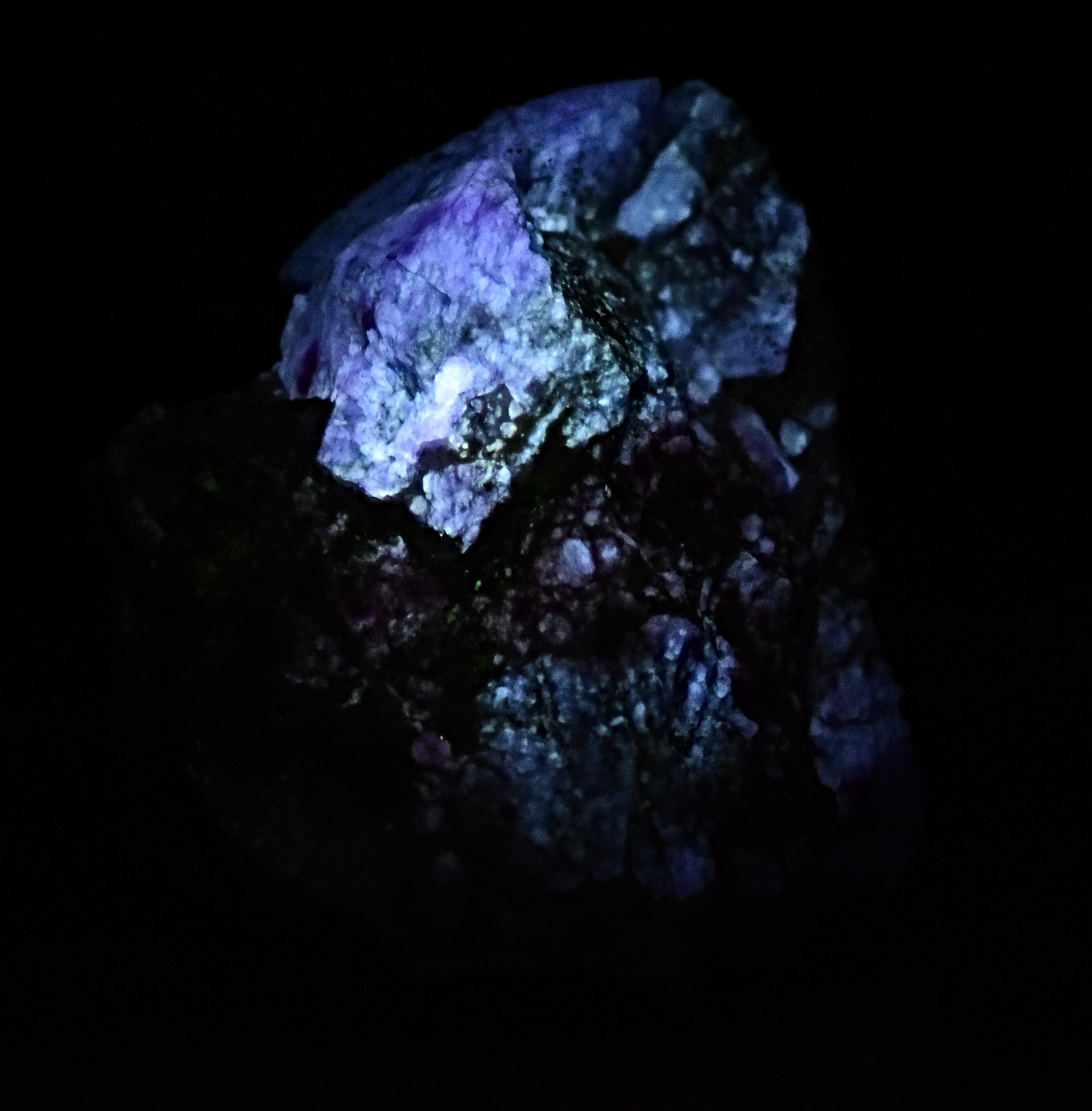 Sharp Color Change Fluorescent Phosphorescent Hackmanite Specimen 563 ...