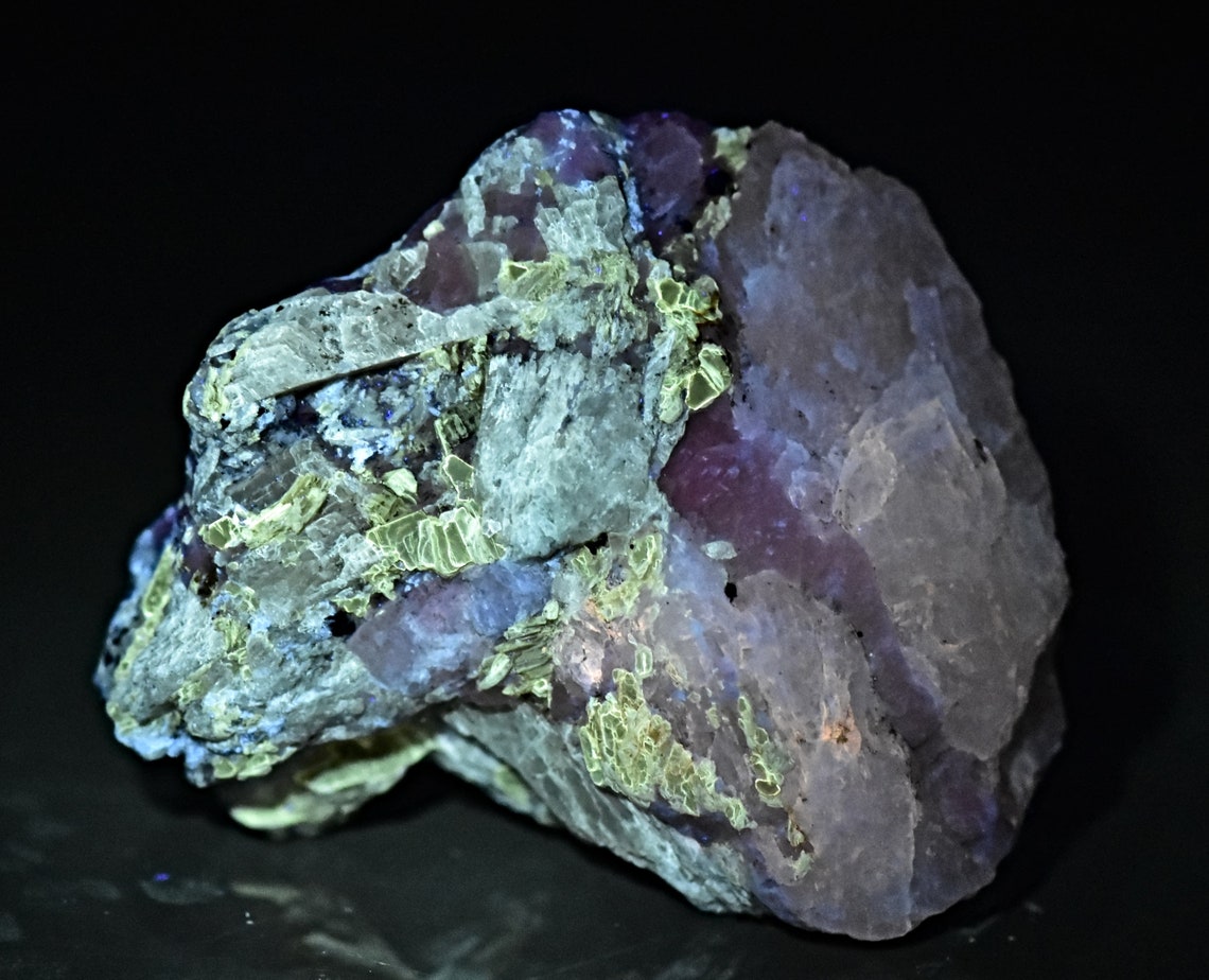 Fluorescent Marialite Scapolite Specimen Combined With Phlogopite and ...