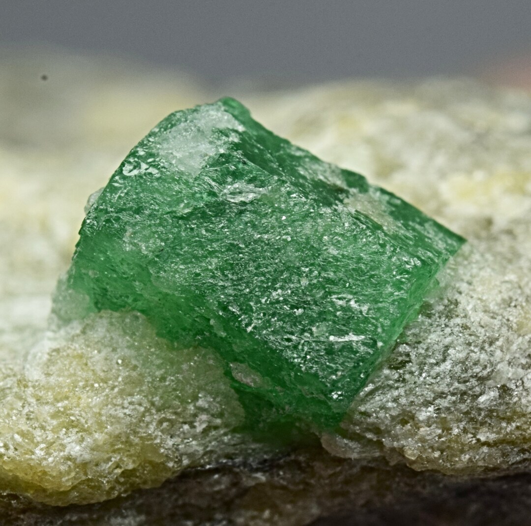 Natural Terminated Emerald Crystal Specimen From Swat Pakistan 89 Gram ...