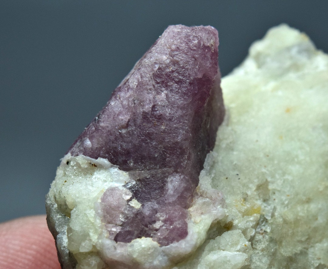 31 Gram Natural Spinel Crystal Specimen From Badakhshan Afghanistan - Etsy