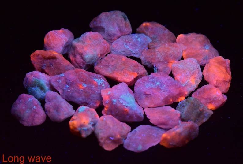 101 Gram Fluorescent Phosphorescent Color Change Hackmanite - Etsy