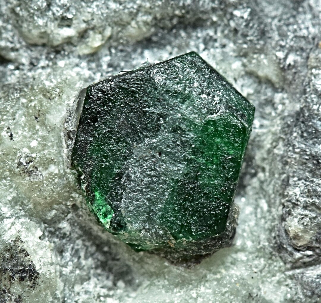 Natural Deep Green Color Terminated Emerald Crystal Specimen 58 Carat ...