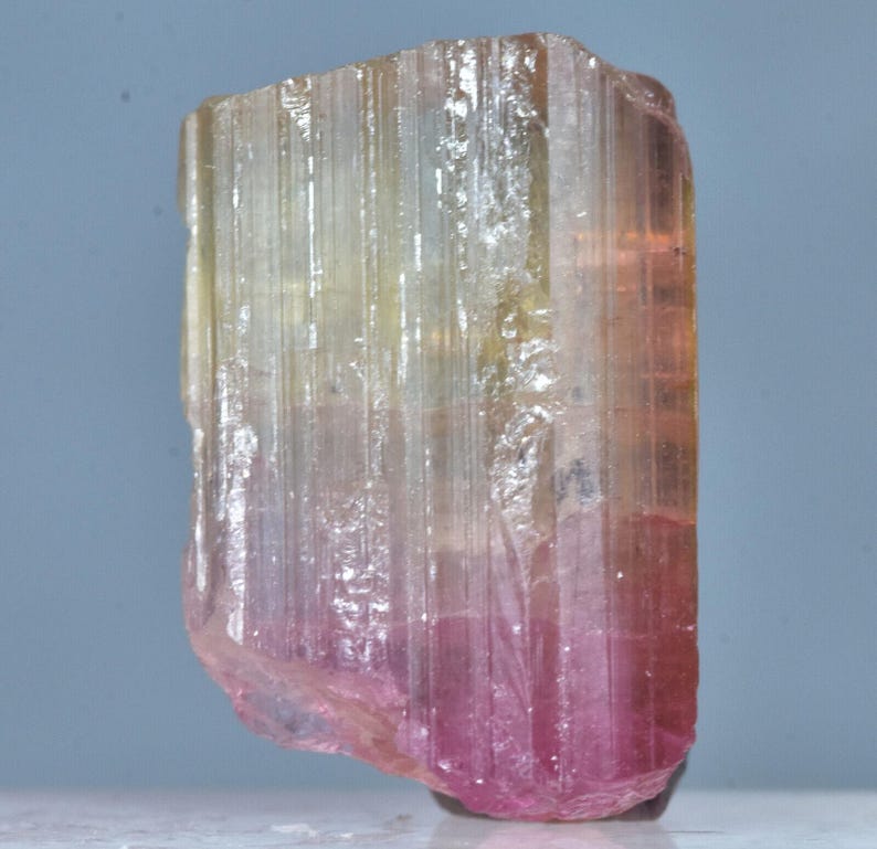 Hermoso cristal de turmalina bicolor de 14 quilates - Etsy México