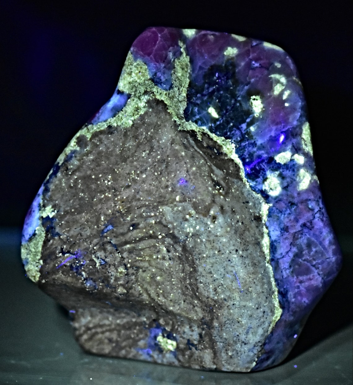 561 Gram Short Wave Long Wave Fluorescent Blue Hackmanite - Etsy