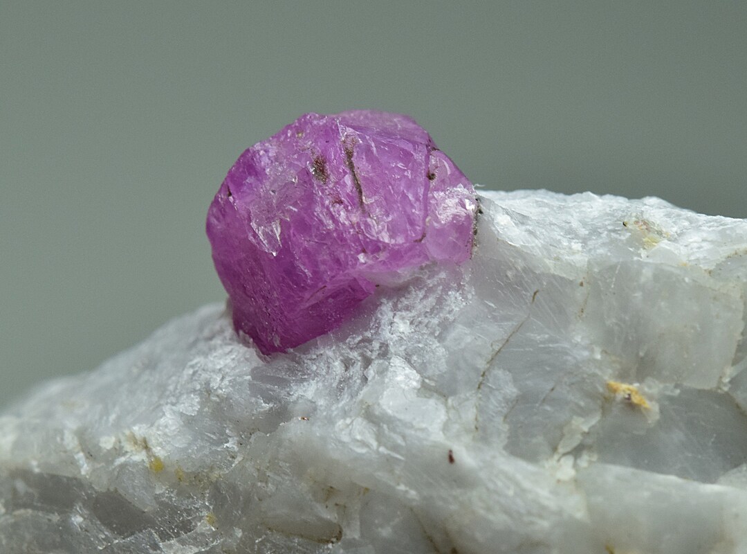 Natural Ruby Crystal Specimen From Jigdalik Afghanistan 67 Carat - Etsy